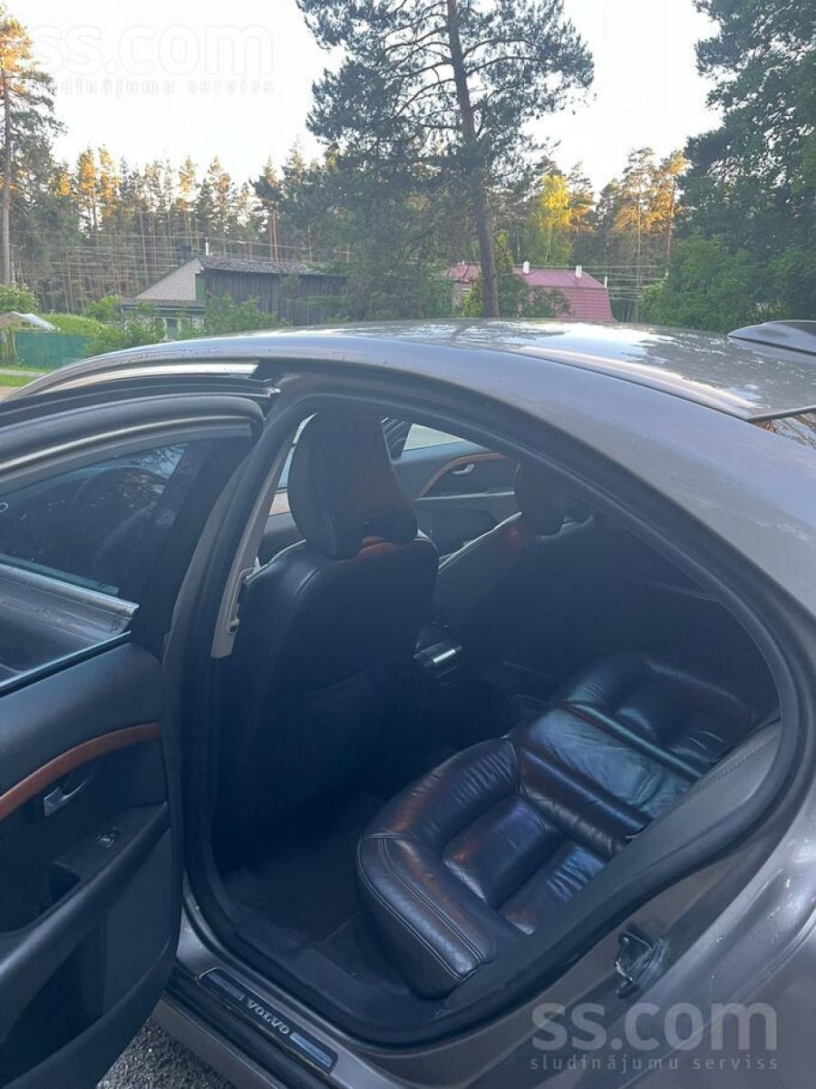 Pelēks Volvo S80 2008 Rīga, ar dzinēja tilpumu 2.40 L un nobraukumu 622 tūkst. km par 2300 €, foto 12 vietnē AUTOMOTO.COM.LV