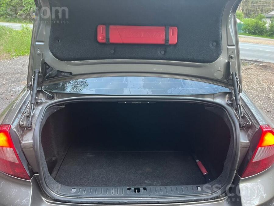 Pelēks Volvo S80 2008 Rīga, ar dzinēja tilpumu 2.40 L un nobraukumu 622 tūkst. km par 2300 €, foto 14 vietnē AUTOMOTO.COM.LV