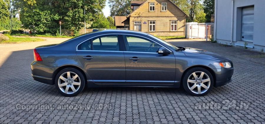 Pelēks Volvo S80 2008 Paide, ar dzinēja tilpumu 2.40 L un nobraukumu 349 tūkst. km par 5750 €, foto 6 vietnē AUTOMOTO.COM.LV