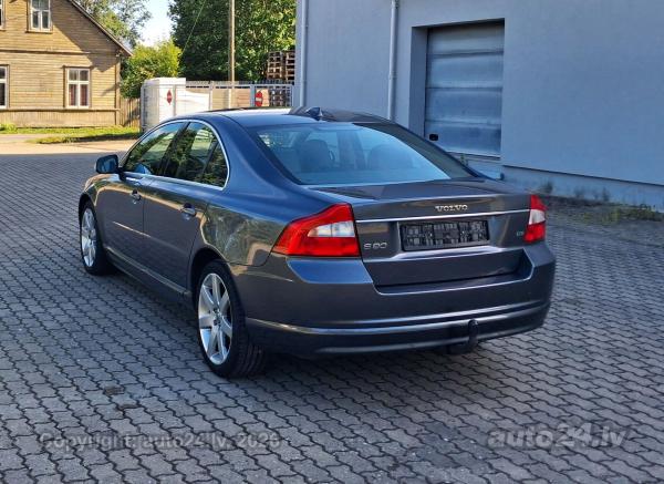 Pelēks Volvo S80 2008 Paide, ar dzinēja tilpumu 2.40 L un nobraukumu 349 tūkst. km par 5750 €, foto 6 vietnē AUTOMOTO.COM.LV