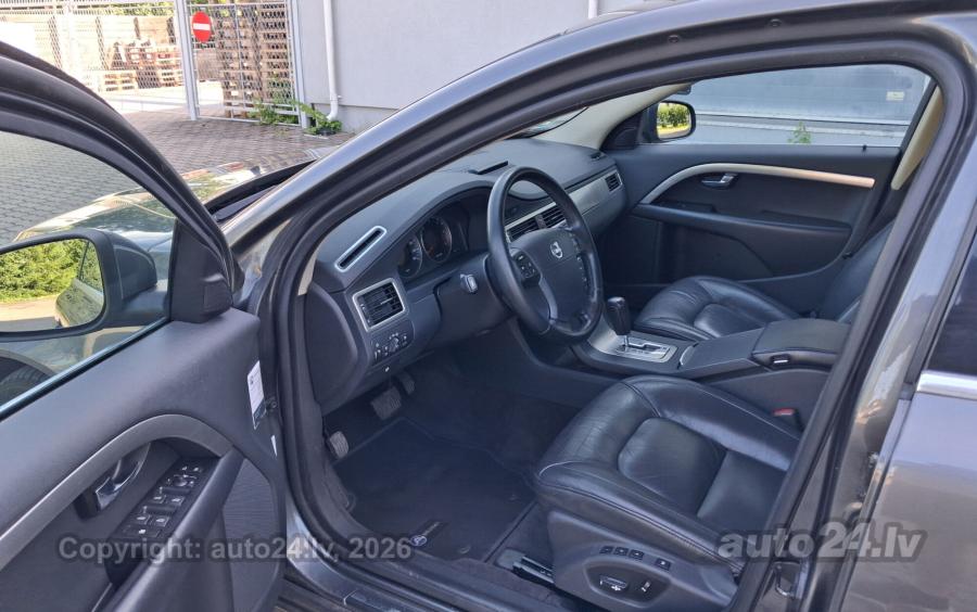 Pelēks Volvo S80 2008 Paide, ar dzinēja tilpumu 2.40 L un nobraukumu 349 tūkst. km par 5750 €, foto 9 vietnē AUTOMOTO.COM.LV