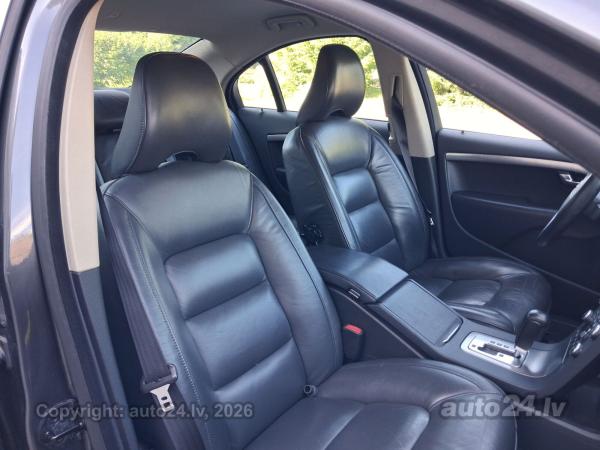 Pelēks Volvo S80 2008 Paide, ar dzinēja tilpumu 2.40 L un nobraukumu 349 tūkst. km par 5750 €, foto 10 vietnē AUTOMOTO.COM.LV