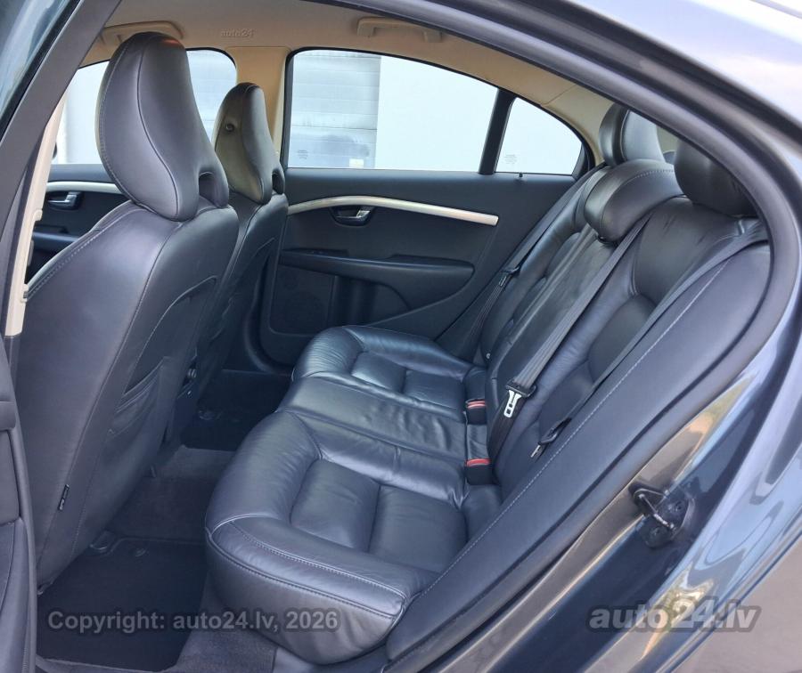 Pelēks Volvo S80 2008 Paide, ar dzinēja tilpumu 2.40 L un nobraukumu 349 tūkst. km par 5750 €, foto 12 vietnē AUTOMOTO.COM.LV