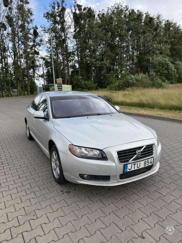 Pelēks Volvo S80 2008 Kauņa, ar dzinēja tilpumu 2.40 L un nobraukumu 320 tūkst. km par 1999 €, foto 4 vietnē AUTOMOTO.COM.LV