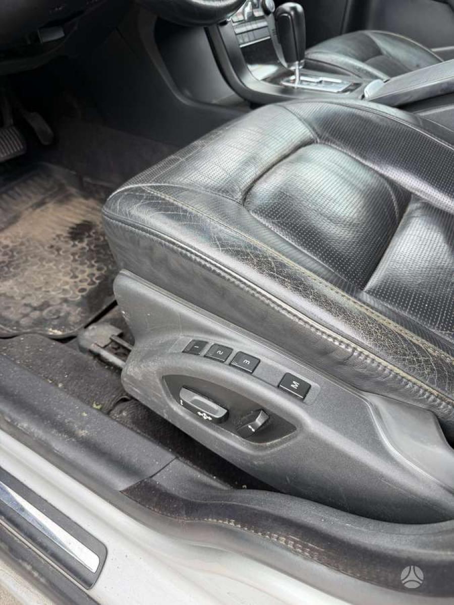 Pelēks Volvo S80 2008 Kauņa, ar dzinēja tilpumu 2.40 L un nobraukumu 320 tūkst. km par 1999 €, foto 15 vietnē AUTOMOTO.COM.LV