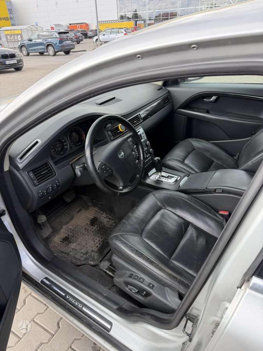 Pelēks Volvo S80 2008 Kauņa, ar dzinēja tilpumu 2.40 L un nobraukumu 320 tūkst. km par 1999 €, foto 16 vietnē AUTOMOTO.COM.LV