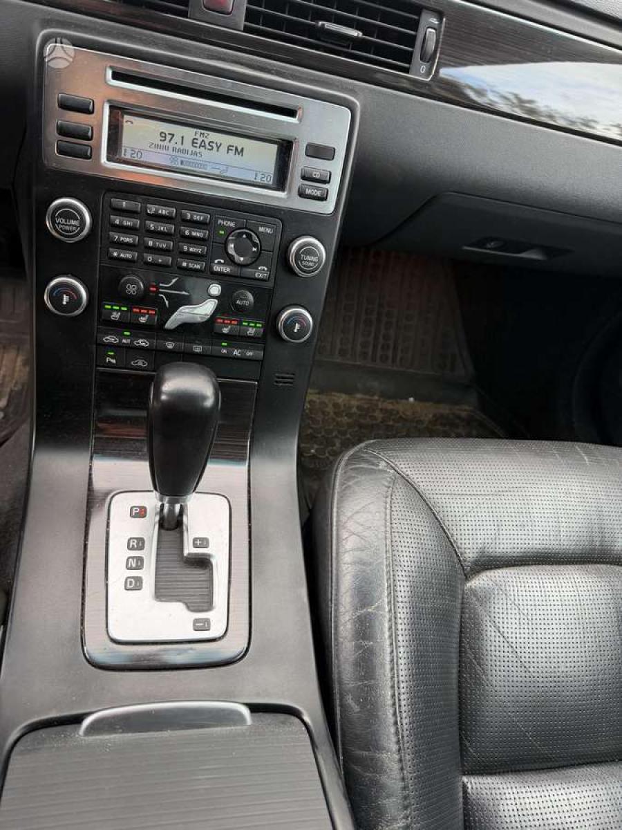Pelēks Volvo S80 2008 Kauņa, ar dzinēja tilpumu 2.40 L un nobraukumu 320 tūkst. km par 1999 €, foto 17 vietnē AUTOMOTO.COM.LV