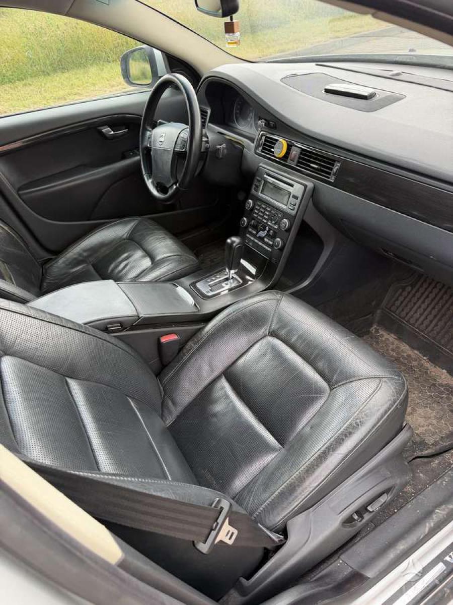 Pelēks Volvo S80 2008 Kauņa, ar dzinēja tilpumu 2.40 L un nobraukumu 320 tūkst. km par 1999 €, foto 19 vietnē AUTOMOTO.COM.LV