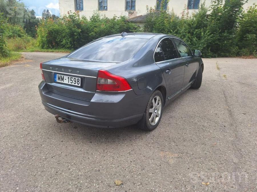 Grey Volvo S80 2008 in Madona, with an engine capacity of 2.40 L and mileage of 380 thousand km for 4500 €, photo 4 on AUTOMOTO.COM.LV