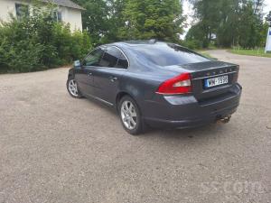Grey Volvo S80 2008 in Madona, with an engine capacity of 2.40 L and mileage of 380 thousand km for 4500 €, photo 5 on AUTOMOTO.COM.LV