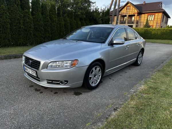Grey Volvo S80 2008 in Vilnius, with an engine capacity of 2.40 L and mileage of 270 thousand km for 3500 €, photo 3 on AUTOMOTO.COM.LV