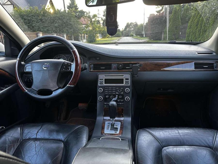 Grey Volvo S80 2008 in Vilnius, with an engine capacity of 2.40 L and mileage of 270 thousand km for 3500 €, photo 10 on AUTOMOTO.COM.LV