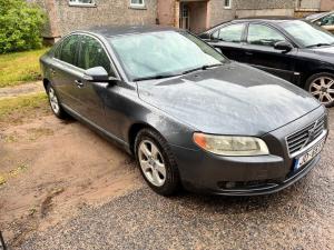 Pelēks Volvo S80 2008 Kuldīga, ar dzinēja tilpumu 2.40 L un nobraukumu 401 tūkst. km par 2009 €, foto  vietnē AUTOMOTO.COM.LV