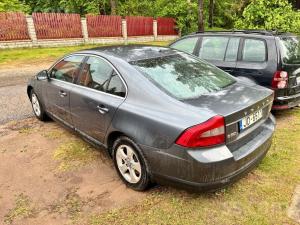Grey Volvo S80 2008 in Kuldiga, with an engine capacity of 2.40 L and mileage of 401 thousand km for 2009 €, photo 5 on AUTOMOTO.COM.LV
