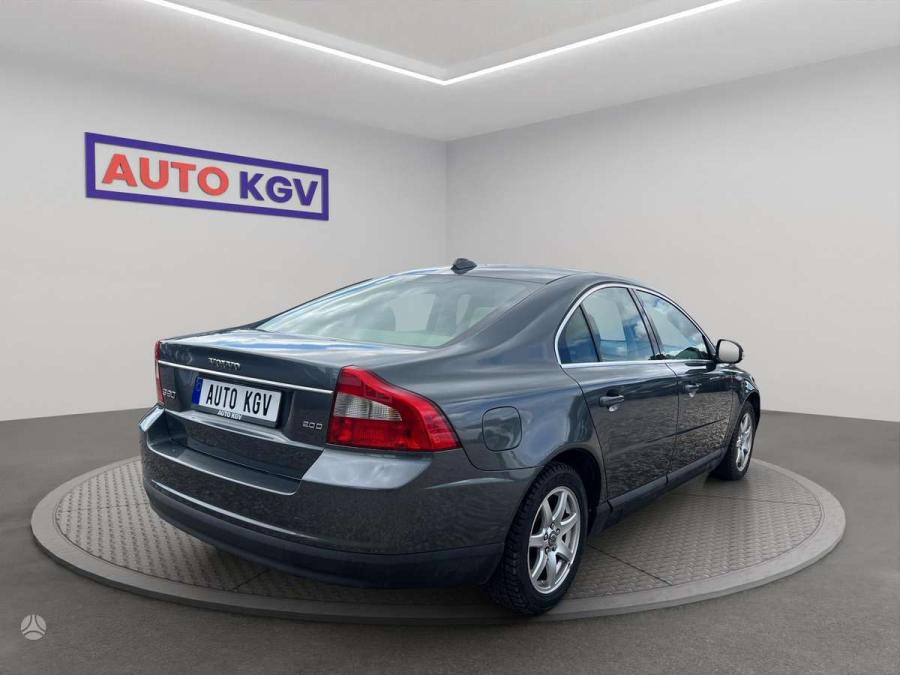 Grey Volvo S80 2008 in Kaunas, with an engine capacity of 2.00 L and mileage of 302 thousand km for 3999 €, photo 6 on AUTOMOTO.COM.LV