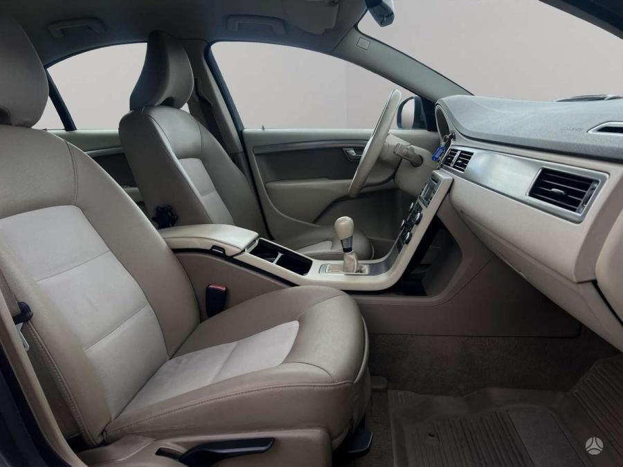 Grey Volvo S80 2008 in Kaunas, with an engine capacity of 2.00 L and mileage of 302 thousand km for 3999 €, photo 9 on AUTOMOTO.COM.LV