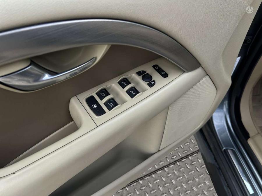 Grey Volvo S80 2008 in Kaunas, with an engine capacity of 2.00 L and mileage of 302 thousand km for 3999 €, photo 14 on AUTOMOTO.COM.LV