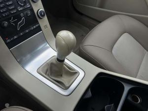 Grey Volvo S80 2008 in Kaunas, with an engine capacity of 2.00 L and mileage of 302 thousand km for 3999 €, photo 16 on AUTOMOTO.COM.LV
