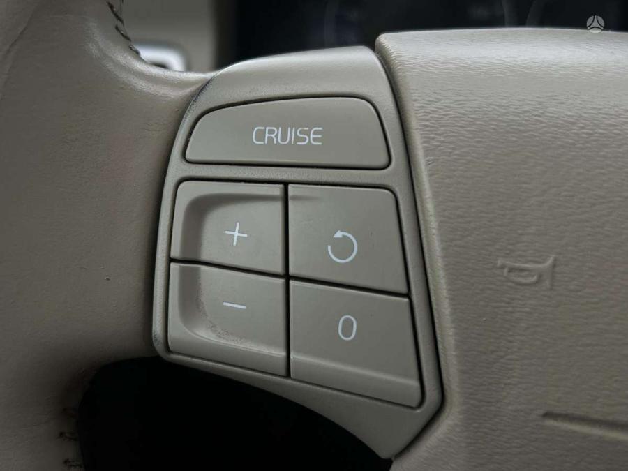 Grey Volvo S80 2008 in Kaunas, with an engine capacity of 2.00 L and mileage of 302 thousand km for 3999 €, photo 19 on AUTOMOTO.COM.LV