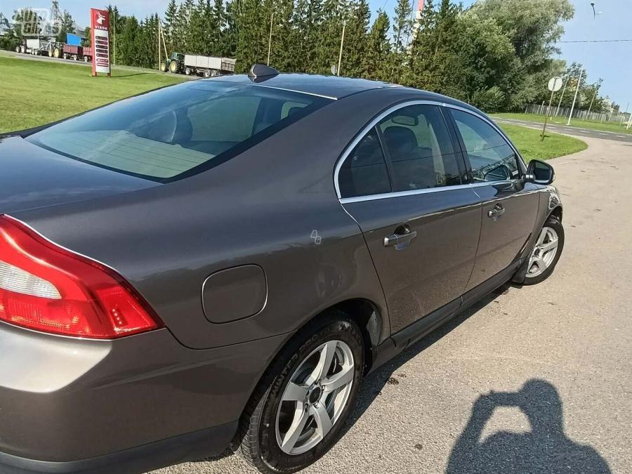 Grey Volvo S80 2008 in Joniskis, with an engine capacity of 2.40 L and mileage of 346 thousand km for 3900 €, photo 12 on AUTOMOTO.COM.LV