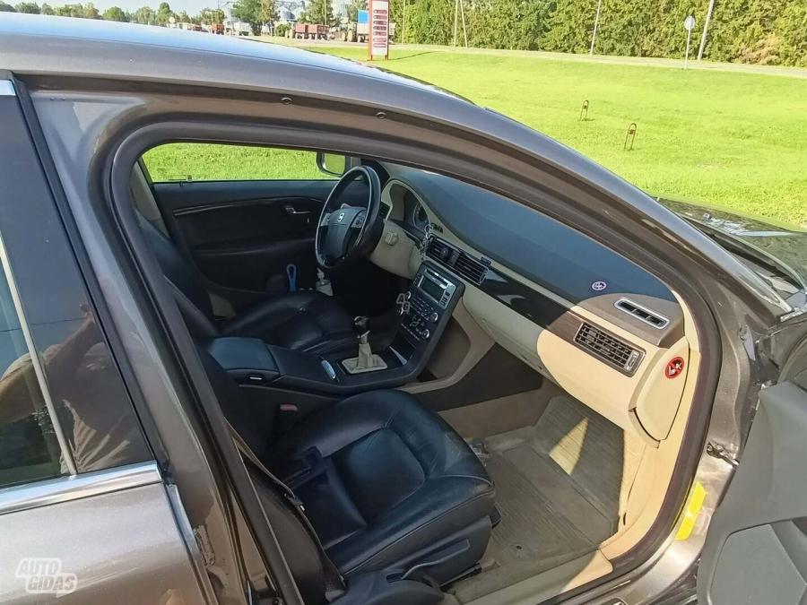 Grey Volvo S80 2008 in Joniskis, with an engine capacity of 2.40 L and mileage of 346 thousand km for 3900 €, photo 25 on AUTOMOTO.COM.LV
