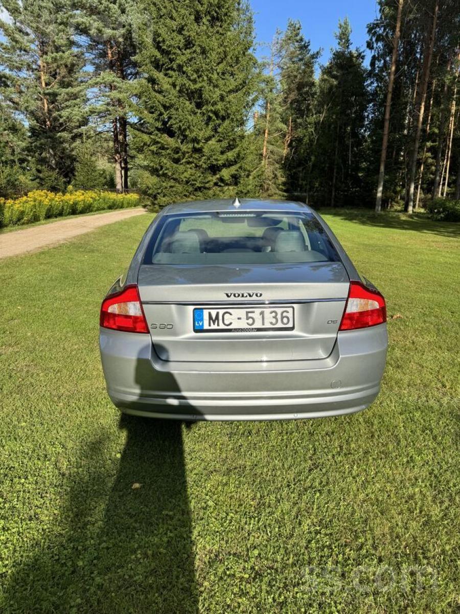 Grey Volvo S80 2008 in Tukums, with an engine capacity of 2.40 L and mileage of 305 thousand km for 4100 €, photo 6 on AUTOMOTO.COM.LV