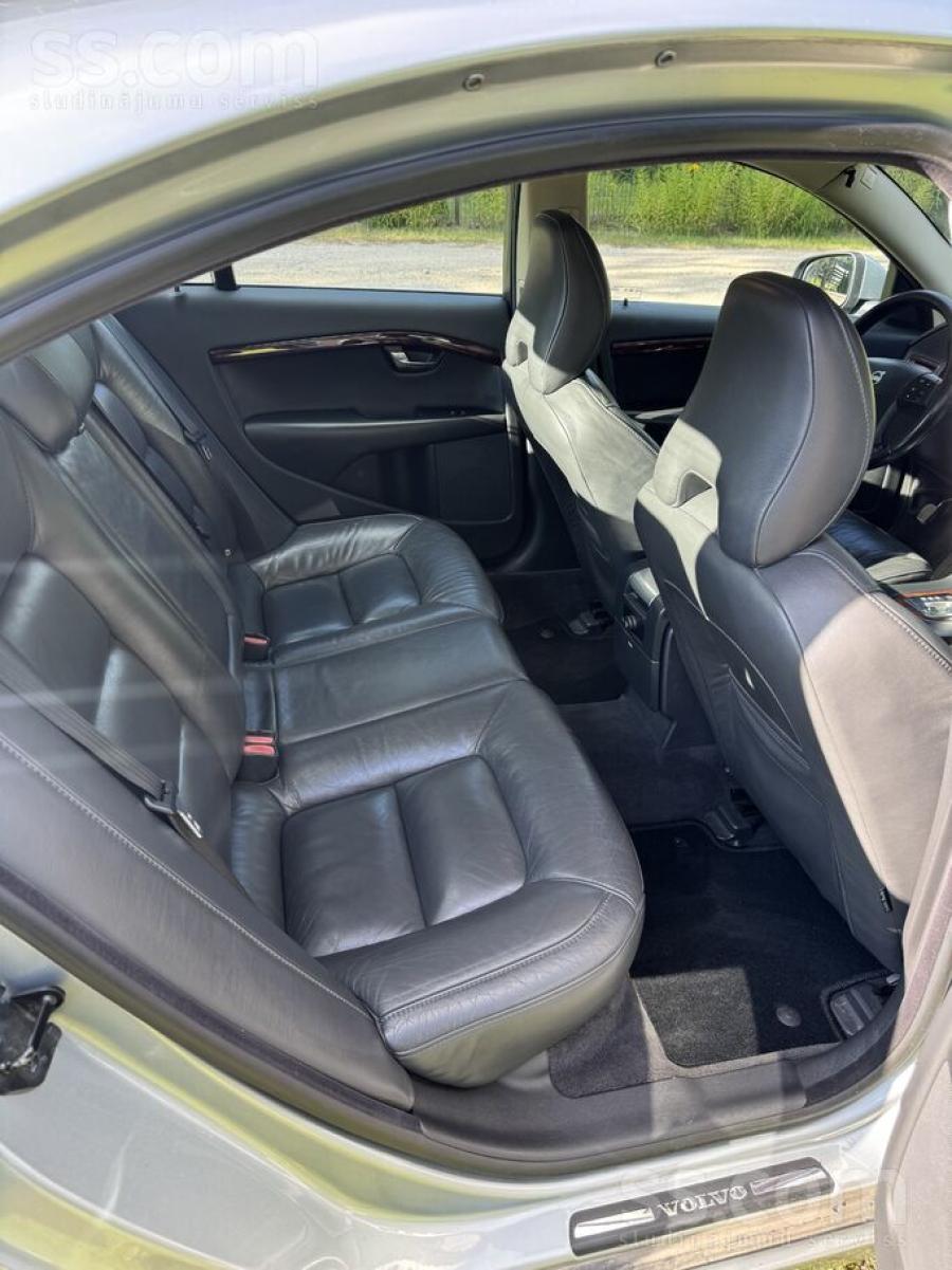 Grey Volvo S80 2008 in Tukums, with an engine capacity of 2.40 L and mileage of 305 thousand km for 4100 €, photo 8 on AUTOMOTO.COM.LV