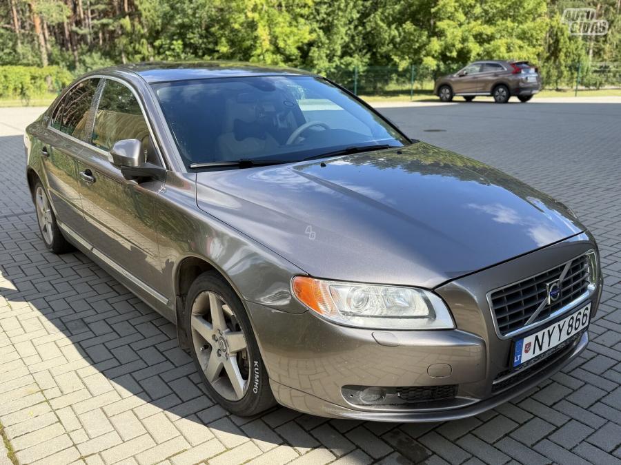 Grey Volvo S80 2008 in Vilnius, with an engine capacity of 2.40 L and mileage of 310 thousand km for 2900 €, photo 3 on AUTOMOTO.COM.LV