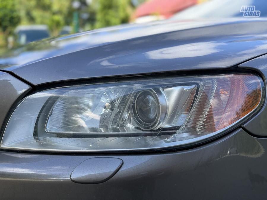 Grey Volvo S80 2008 in Vilnius, with an engine capacity of 2.40 L and mileage of 310 thousand km for 2900 €, photo 6 on AUTOMOTO.COM.LV