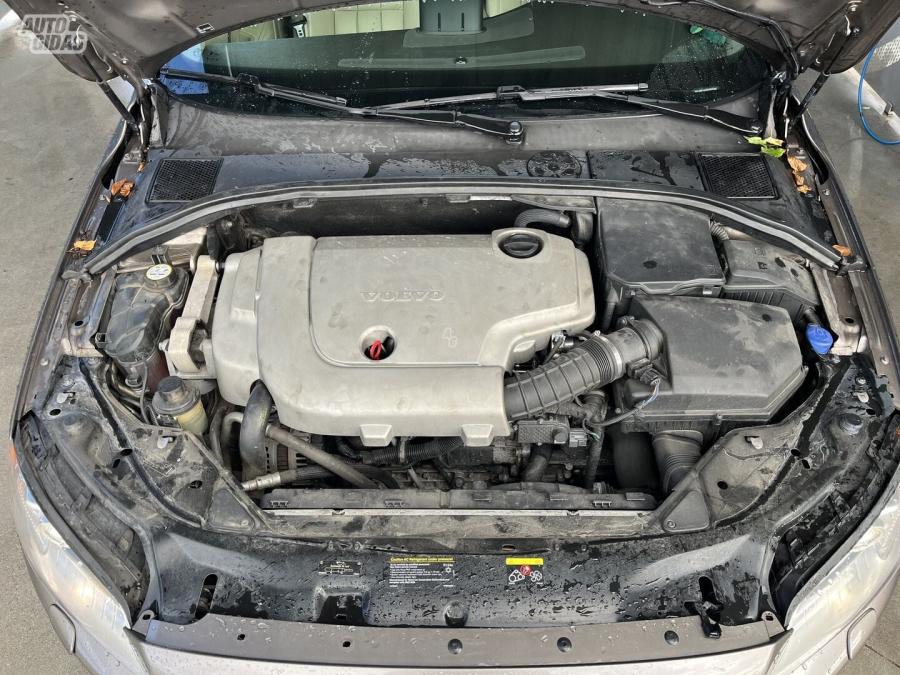 Grey Volvo S80 2008 in Vilnius, with an engine capacity of 2.40 L and mileage of 310 thousand km for 2900 €, photo 13 on AUTOMOTO.COM.LV
