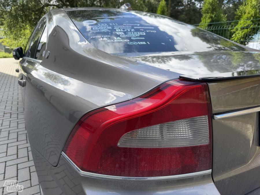 Grey Volvo S80 2008 in Vilnius, with an engine capacity of 2.40 L and mileage of 310 thousand km for 2900 €, photo 18 on AUTOMOTO.COM.LV