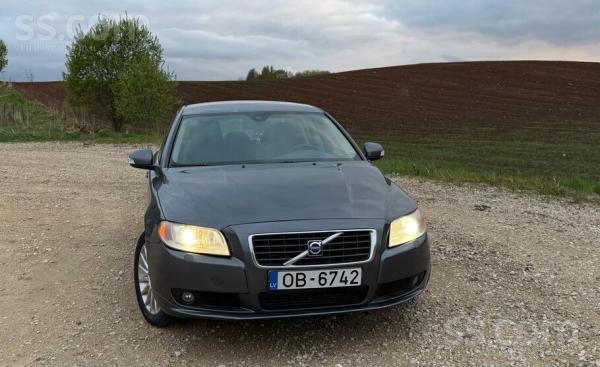 Grey Volvo S80 2008 in Rezekne, with an engine capacity of 2.40 L and mileage of 347 thousand km for 2800 €, photo 5 on AUTOMOTO.COM.LV