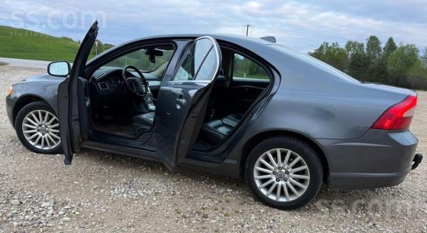 Grey Volvo S80 2008 in Rezekne, with an engine capacity of 2.40 L and mileage of 347 thousand km for 2800 €, photo 9 on AUTOMOTO.COM.LV