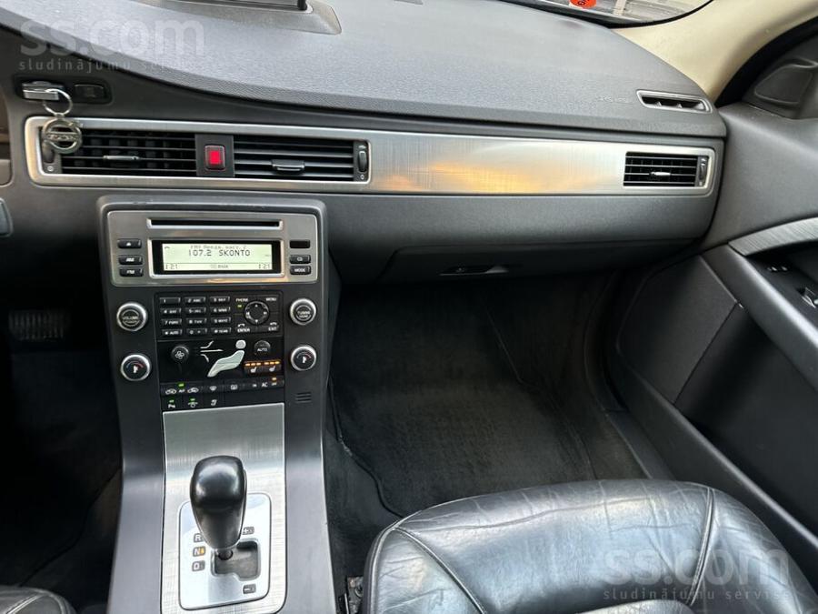 Pelēks Volvo S80 2008 Rīga, ar dzinēja tilpumu 2.40 L un nobraukumu 298 tūkst. km par 2550 €, foto 17 vietnē AUTOMOTO.COM.LV