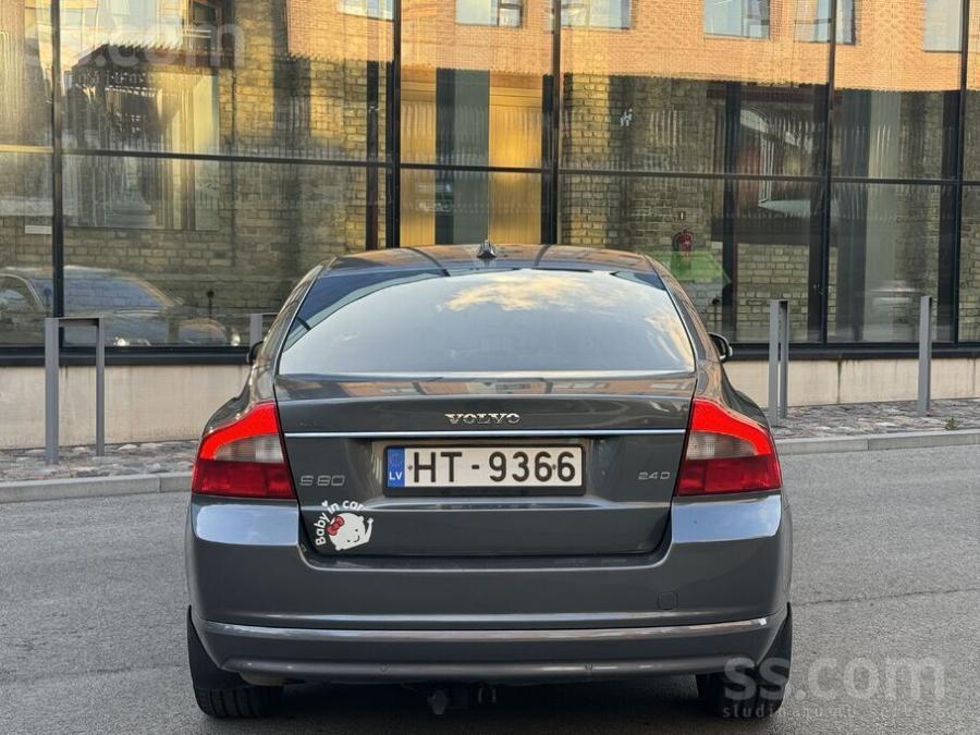 Pelēks Volvo S80 2008 Rīga, ar dzinēja tilpumu 2.40 L un nobraukumu 298 tūkst. km par 2550 €, foto 19 vietnē AUTOMOTO.COM.LV