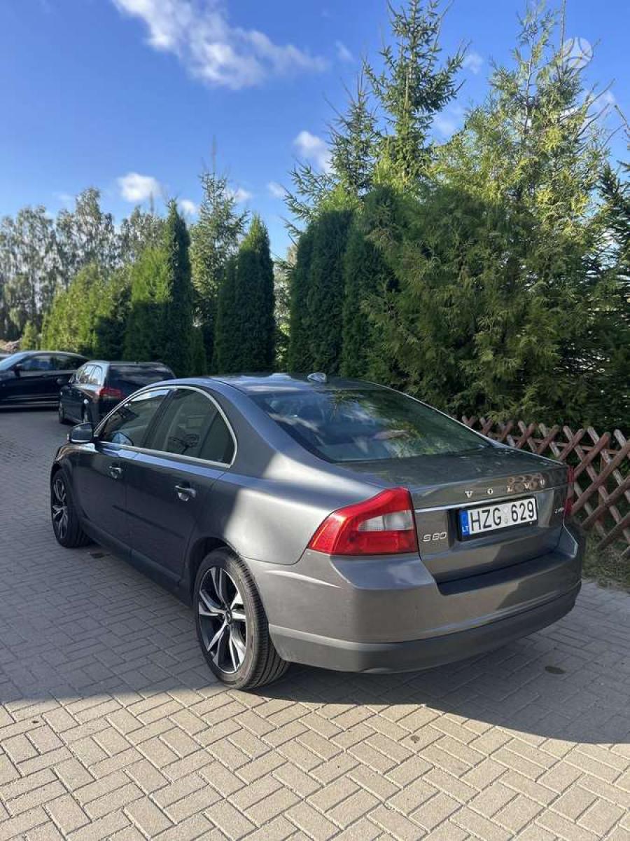 Grey Volvo S80 2008 in Kaunas, with an engine capacity of 2.40 L and mileage of 436 thousand km for 2800 €, photo 8 on AUTOMOTO.COM.LV
