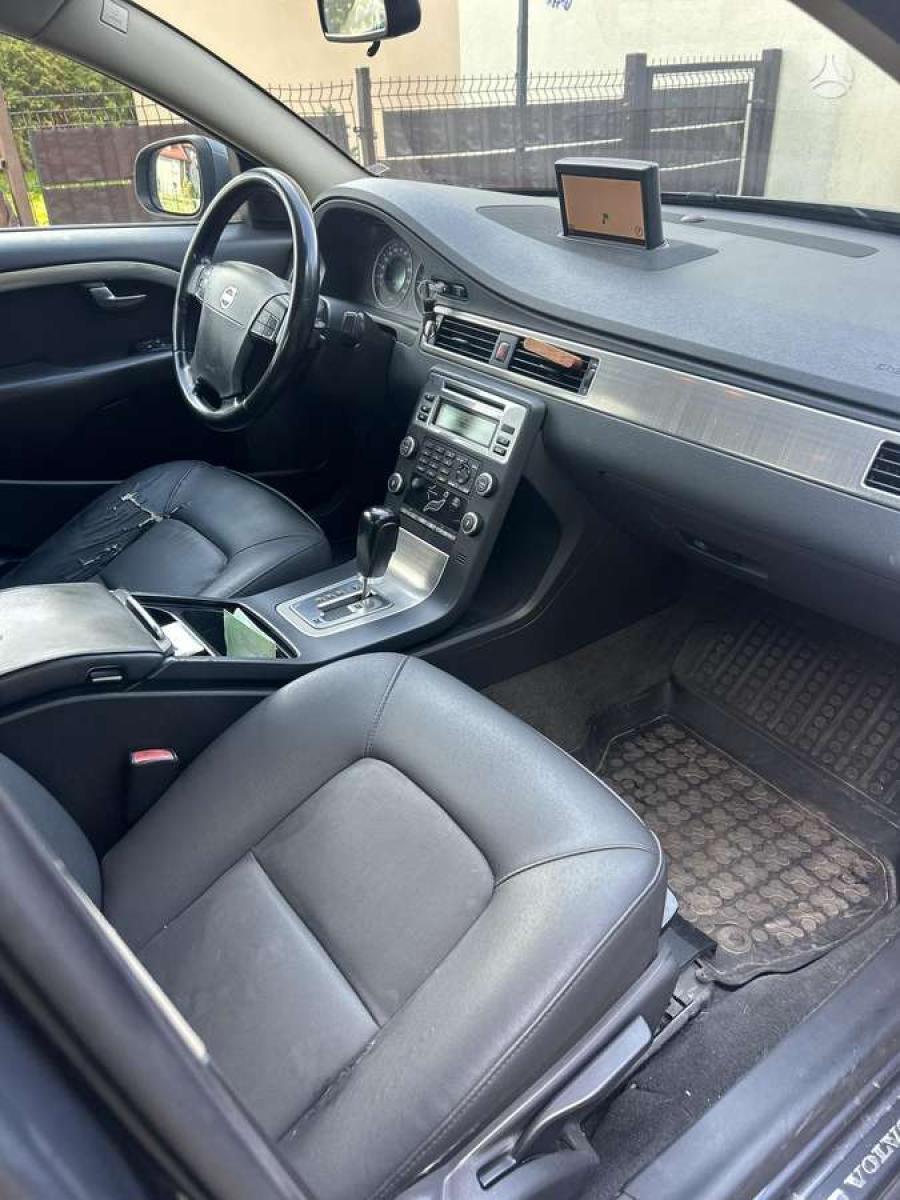 Grey Volvo S80 2008 in Kaunas, with an engine capacity of 2.40 L and mileage of 436 thousand km for 2800 €, photo 15 on AUTOMOTO.COM.LV