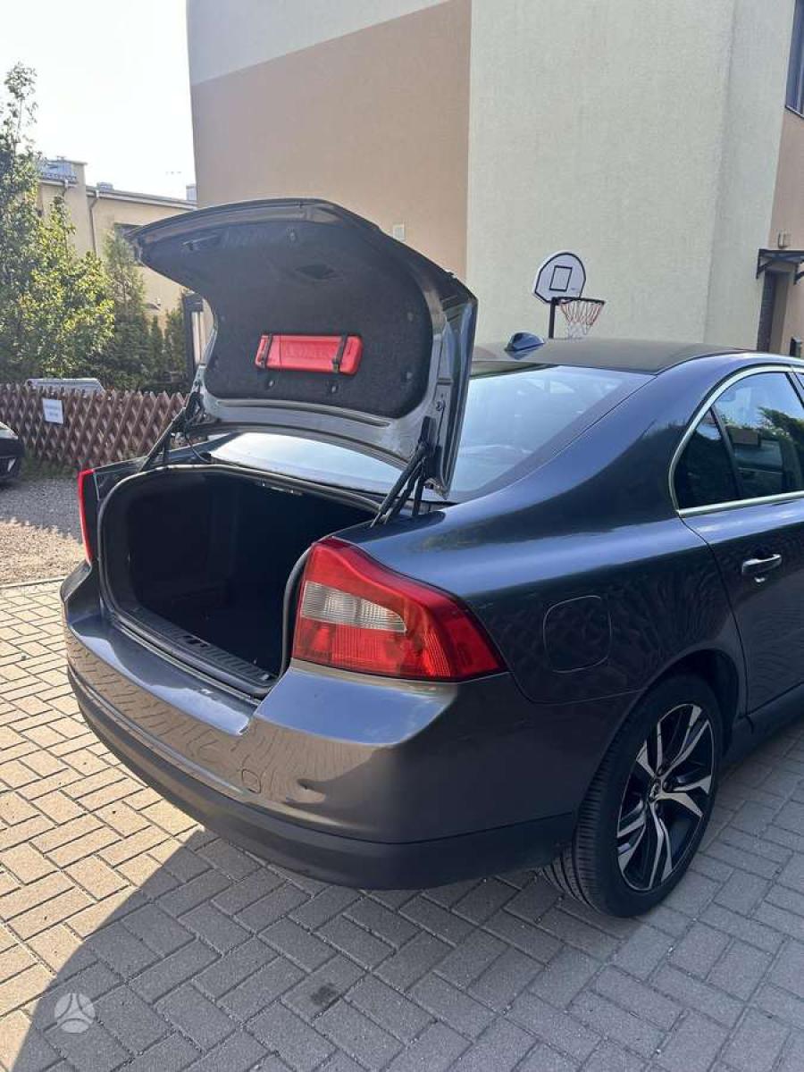 Grey Volvo S80 2008 in Kaunas, with an engine capacity of 2.40 L and mileage of 436 thousand km for 2800 €, photo 20 on AUTOMOTO.COM.LV