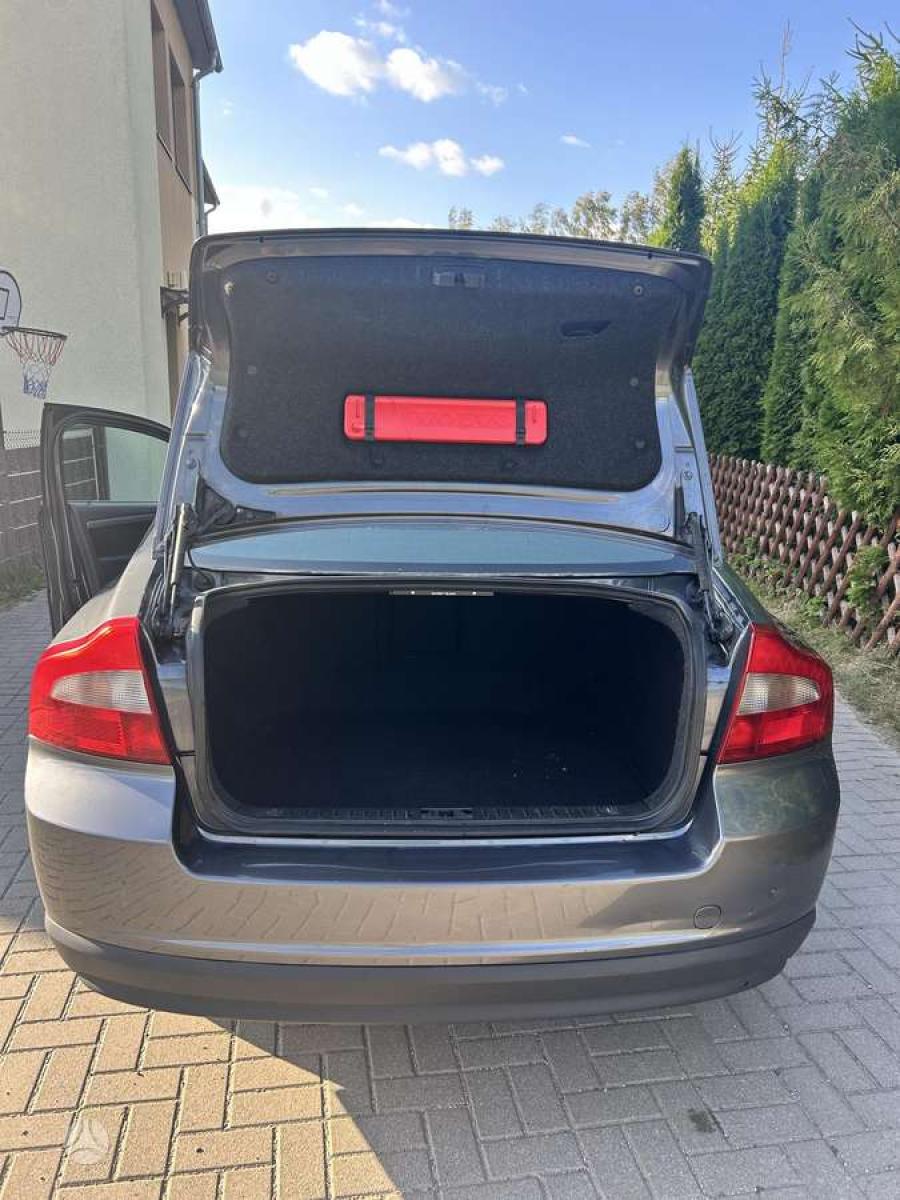 Grey Volvo S80 2008 in Kaunas, with an engine capacity of 2.40 L and mileage of 436 thousand km for 2800 €, photo 21 on AUTOMOTO.COM.LV