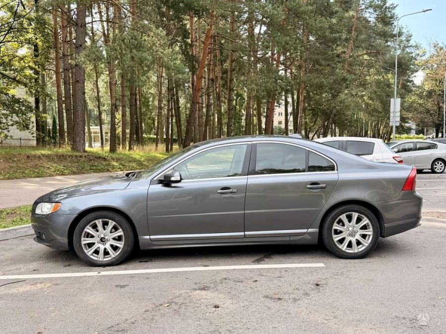 Pelēks Volvo S80 2008 Viļņa, ar dzinēja tilpumu 2.52 L un nobraukumu 253 tūkst. km par 2999 €, foto 3 vietnē AUTOMOTO.COM.LV