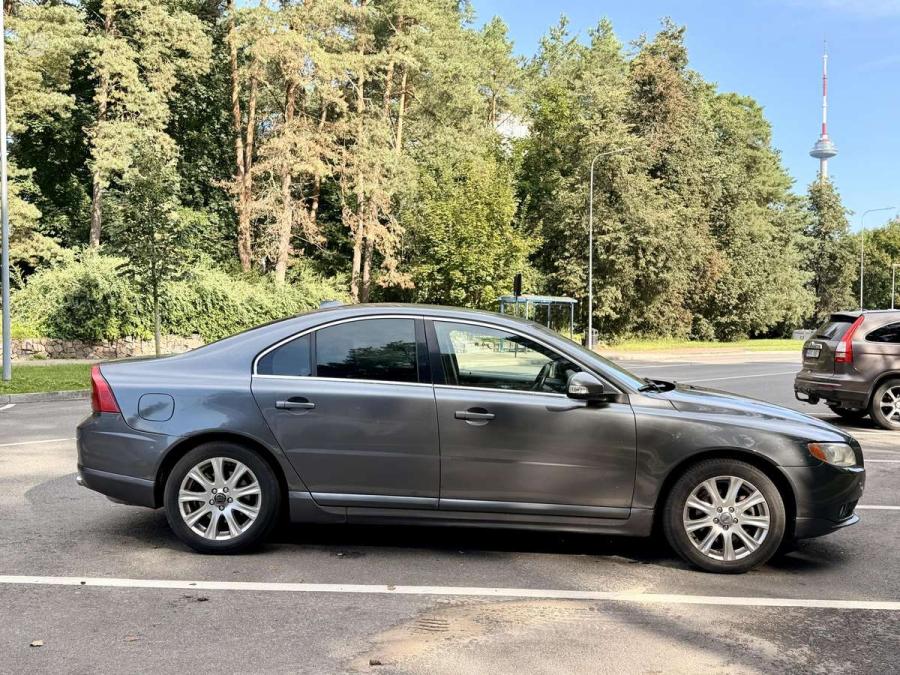Pelēks Volvo S80 2008 Viļņa, ar dzinēja tilpumu 2.52 L un nobraukumu 253 tūkst. km par 2999 €, foto 6 vietnē AUTOMOTO.COM.LV