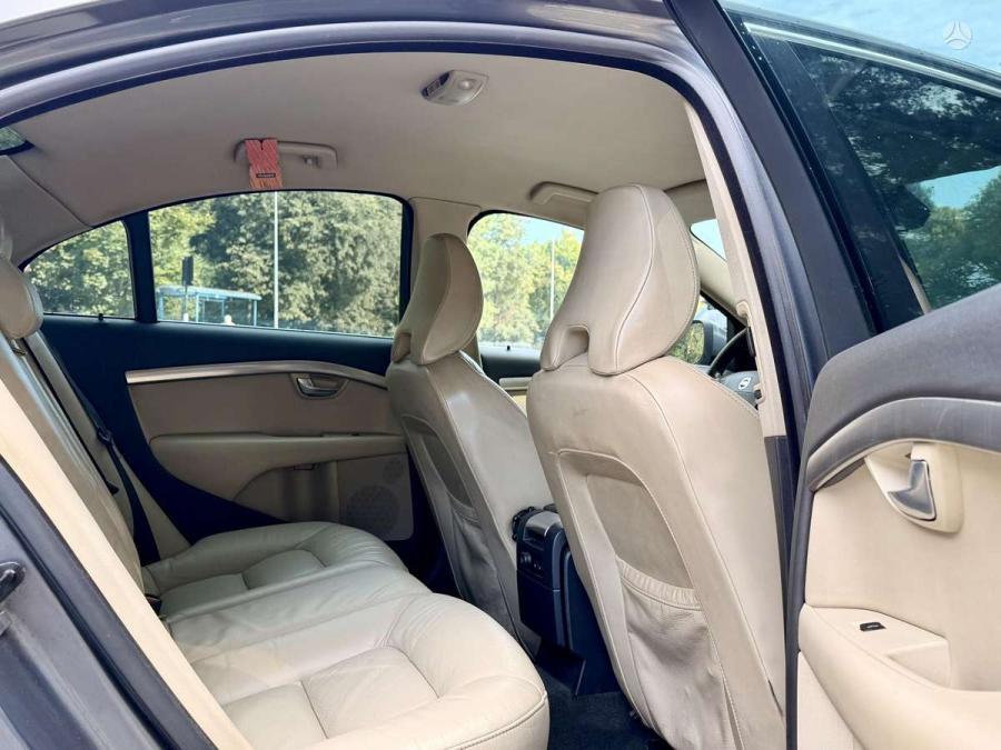 Pelēks Volvo S80 2008 Viļņa, ar dzinēja tilpumu 2.52 L un nobraukumu 253 tūkst. km par 2999 €, foto 12 vietnē AUTOMOTO.COM.LV
