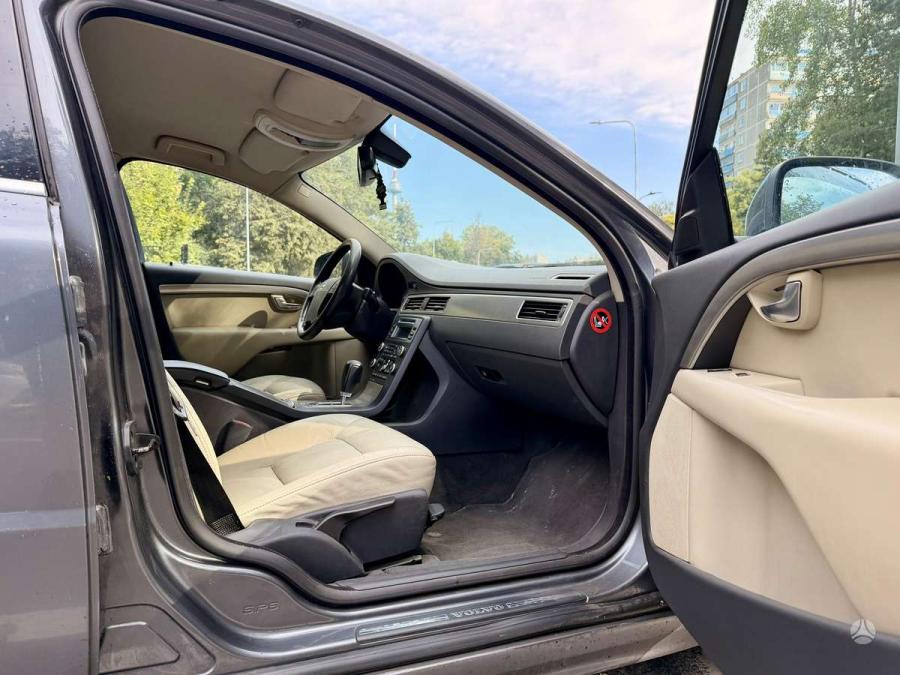 Pelēks Volvo S80 2008 Viļņa, ar dzinēja tilpumu 2.52 L un nobraukumu 253 tūkst. km par 2999 €, foto 15 vietnē AUTOMOTO.COM.LV