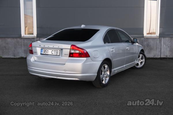 Pelēks Volvo S80 2008 Tallina, ar dzinēja tilpumu 2.40 L un nobraukumu 359 tūkst. km par 3199 €, foto 3 vietnē AUTOMOTO.COM.LV