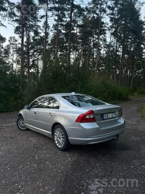 Pelēks Volvo S80 2008 Rīga, ar dzinēja tilpumu 2.40 L un nobraukumu 403 tūkst. km par 2800 €, foto 3 vietnē AUTOMOTO.COM.LV