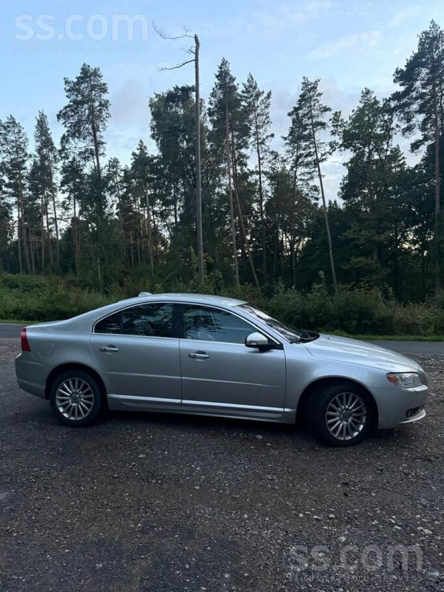 Pelēks Volvo S80 2008 Rīga, ar dzinēja tilpumu 2.40 L un nobraukumu 403 tūkst. km par 2800 €, foto 4 vietnē AUTOMOTO.COM.LV