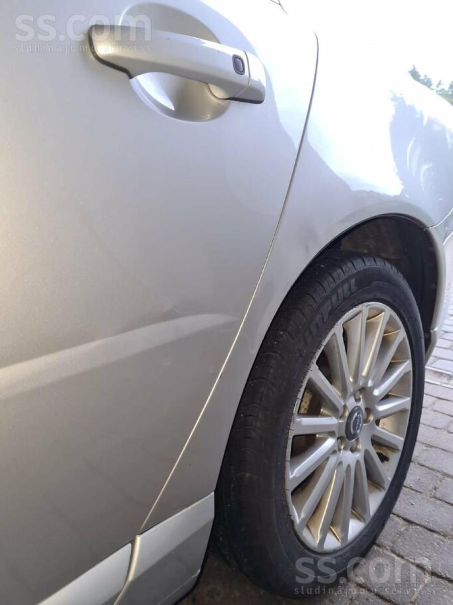 Pelēks Volvo S80 2008 Rīga, ar dzinēja tilpumu 2.40 L un nobraukumu 403 tūkst. km par 2800 €, foto 6 vietnē AUTOMOTO.COM.LV