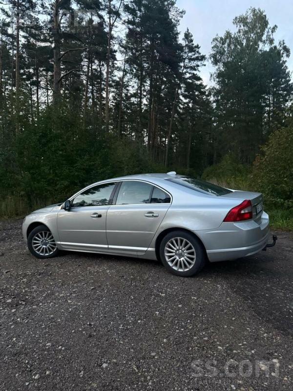Pelēks Volvo S80 2008 Rīga, ar dzinēja tilpumu 2.40 L un nobraukumu 403 tūkst. km par 2800 €, foto 7 vietnē AUTOMOTO.COM.LV