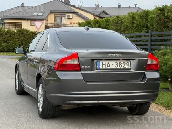 Grey Volvo S80 2008 in Riga, with an engine capacity of 2.40 L and mileage of 311 thousand km for 2500 €, photo 4 on AUTOMOTO.COM.LV