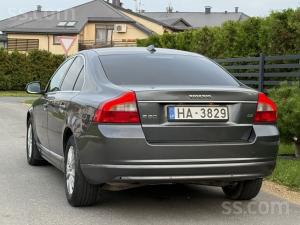 Grey Volvo S80 2008 in Riga, with an engine capacity of 2.40 L and mileage of 311 thousand km for 2500 €, photo 4 on AUTOMOTO.COM.LV